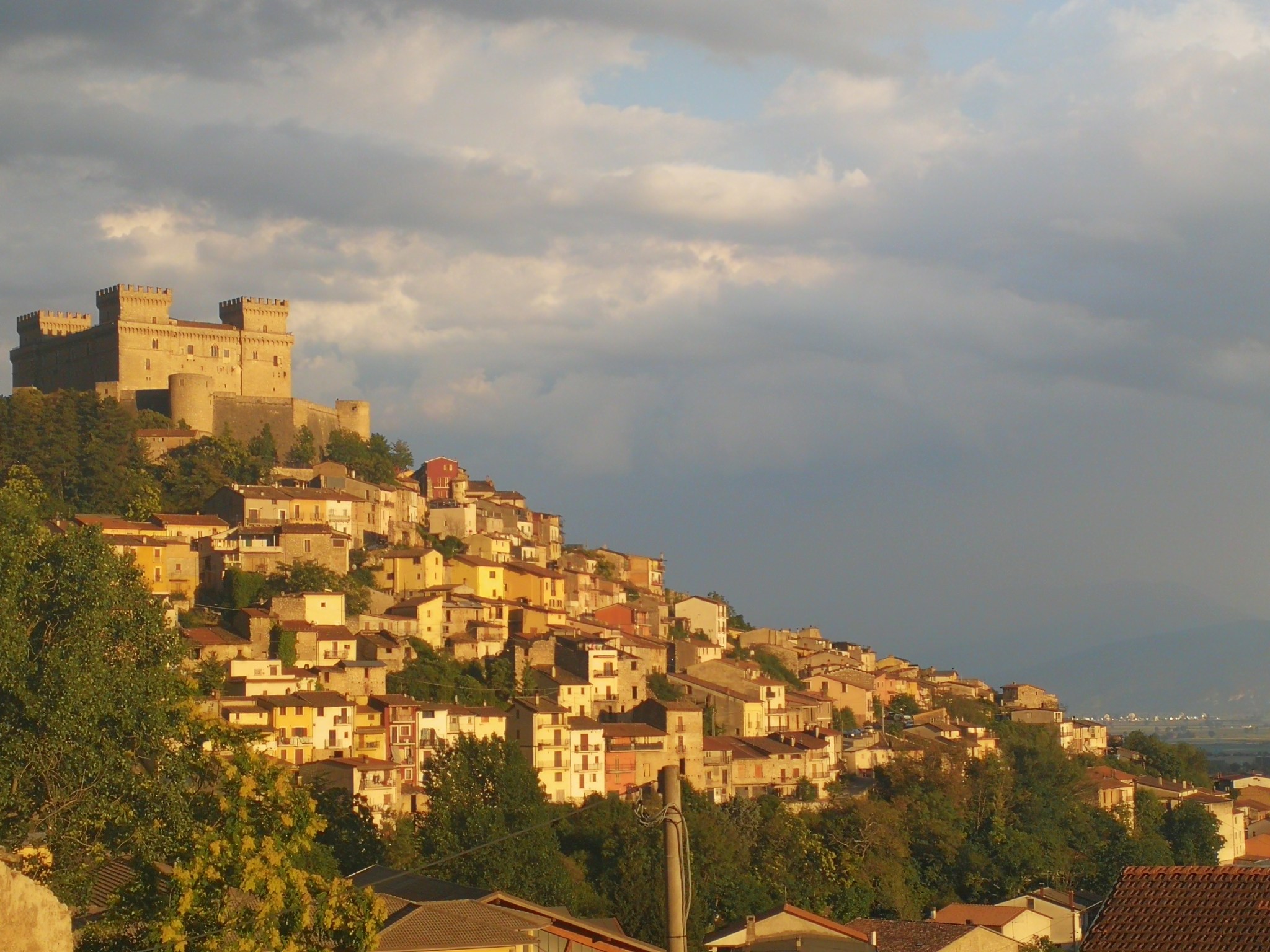 Celano, tra storia e leggenda. Covella, l’ultima contessa. – Abruzzo ...